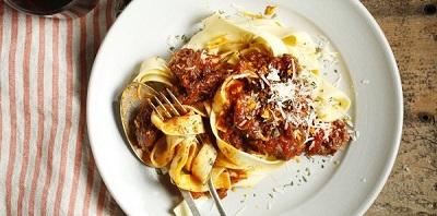 Jamie Oliver’s Pappardelle With Beef Ragu | Vetro Online